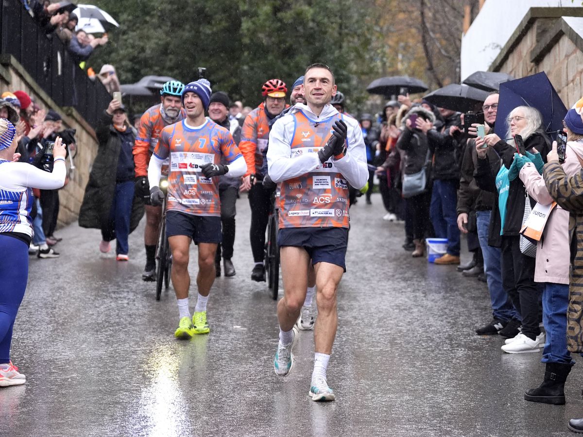 Kevin Sinfield gets Royal approval on latest day of his challenge ...