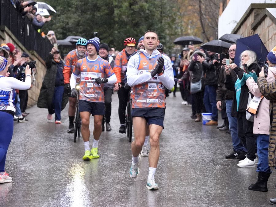 Kevin Sinfield gets Royal approval on latest day of his challenge ...