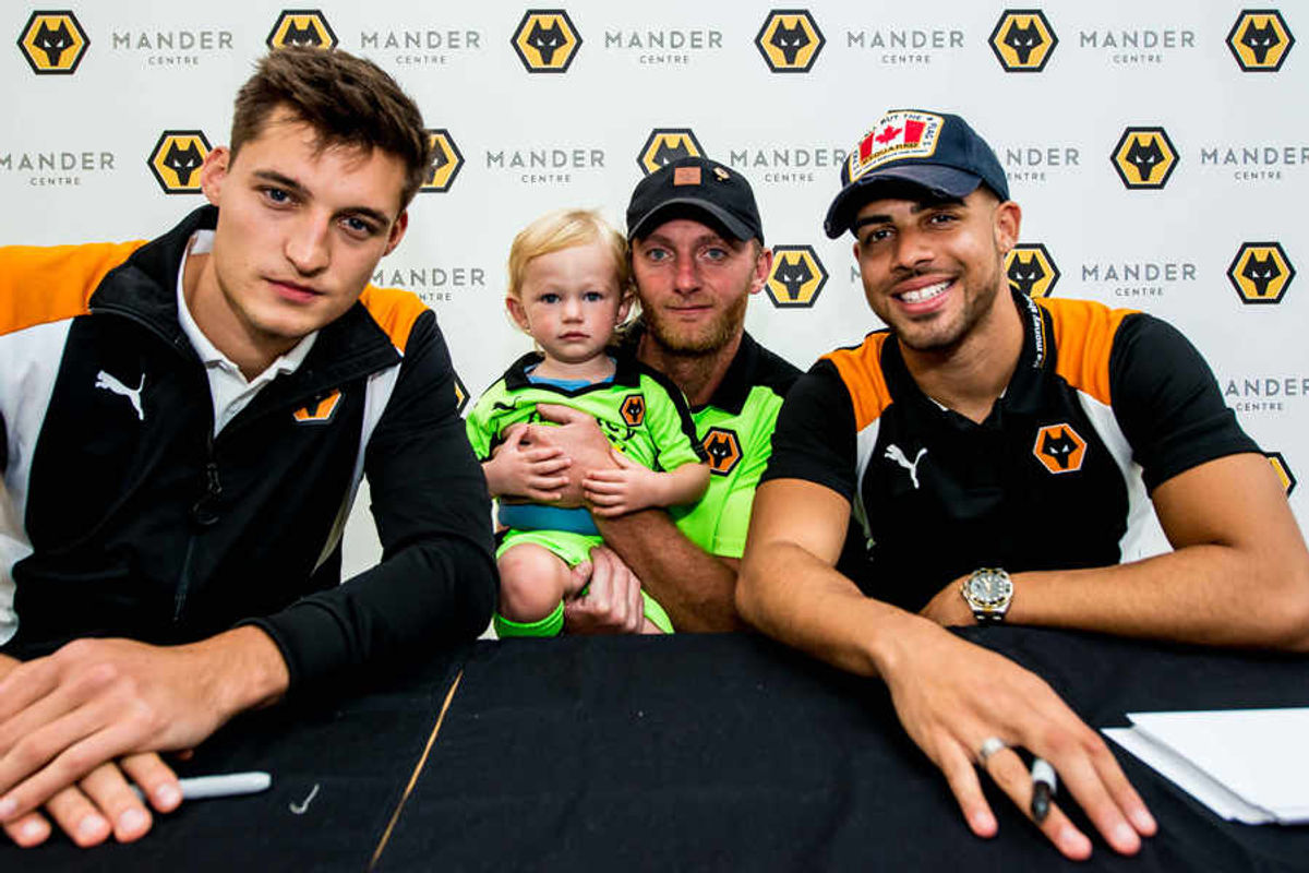 PICTURES: Wolves midfielders meet and greet Mander Centre shoppers ...