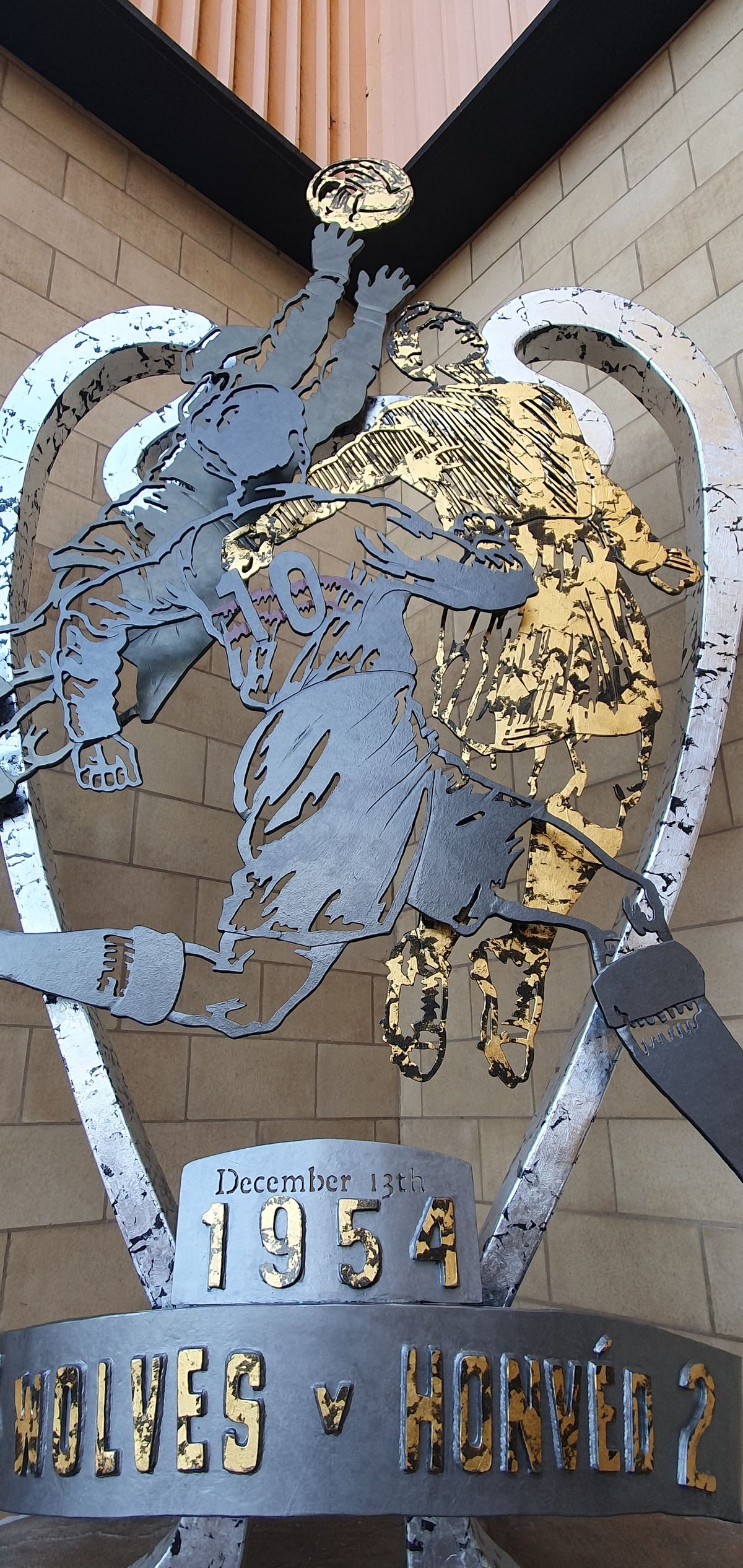 Statue celebrating Wolverhampton Wanderers' famous victory unveiled ...