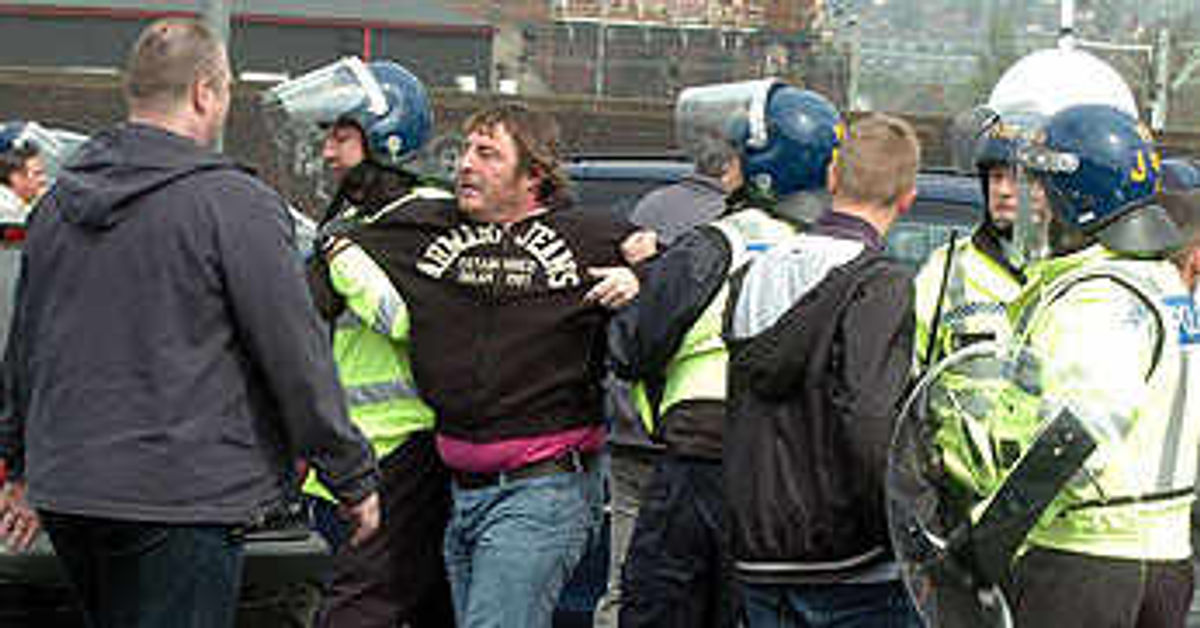 Football hooligan back behind bars | Express & Star