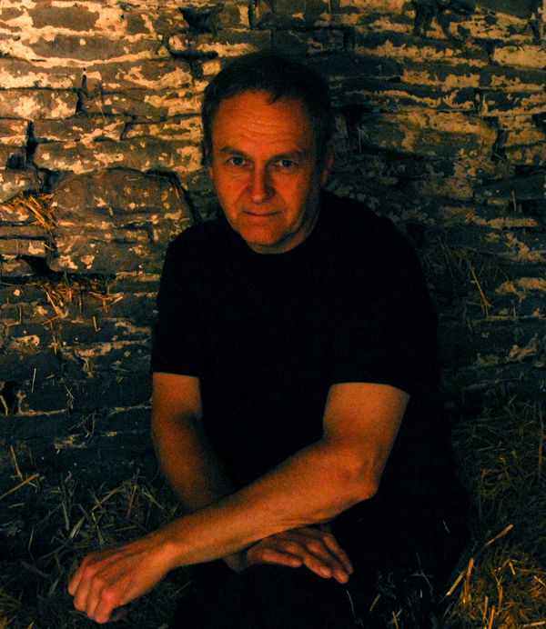 Renowned author and former Mid Wales journalist has passed away ...