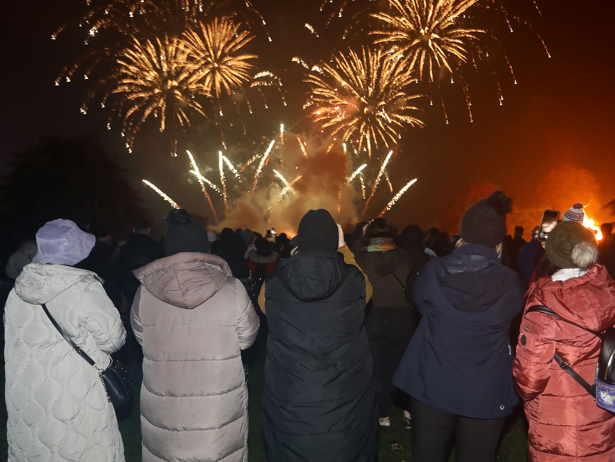 Bonfire Night at Himley Hall: Fireworks only display at UK's biggest ...
