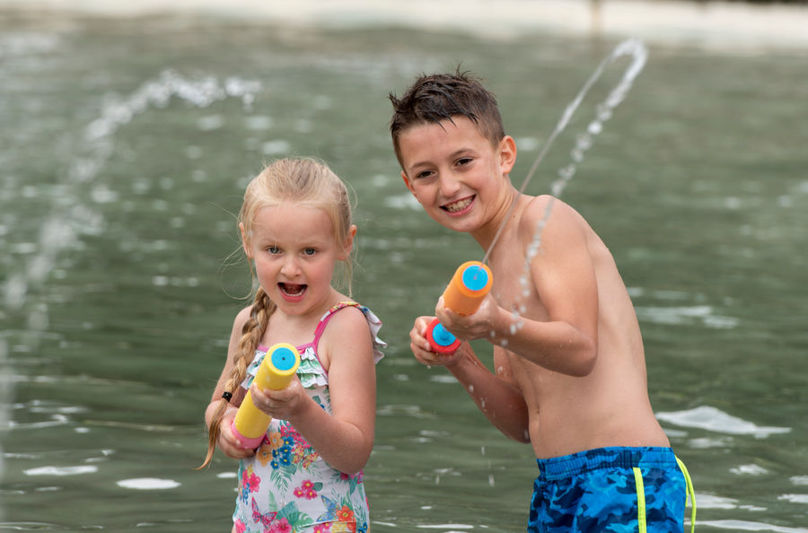 Families flock to Tettenhall Pool after it reopens | Express & Star