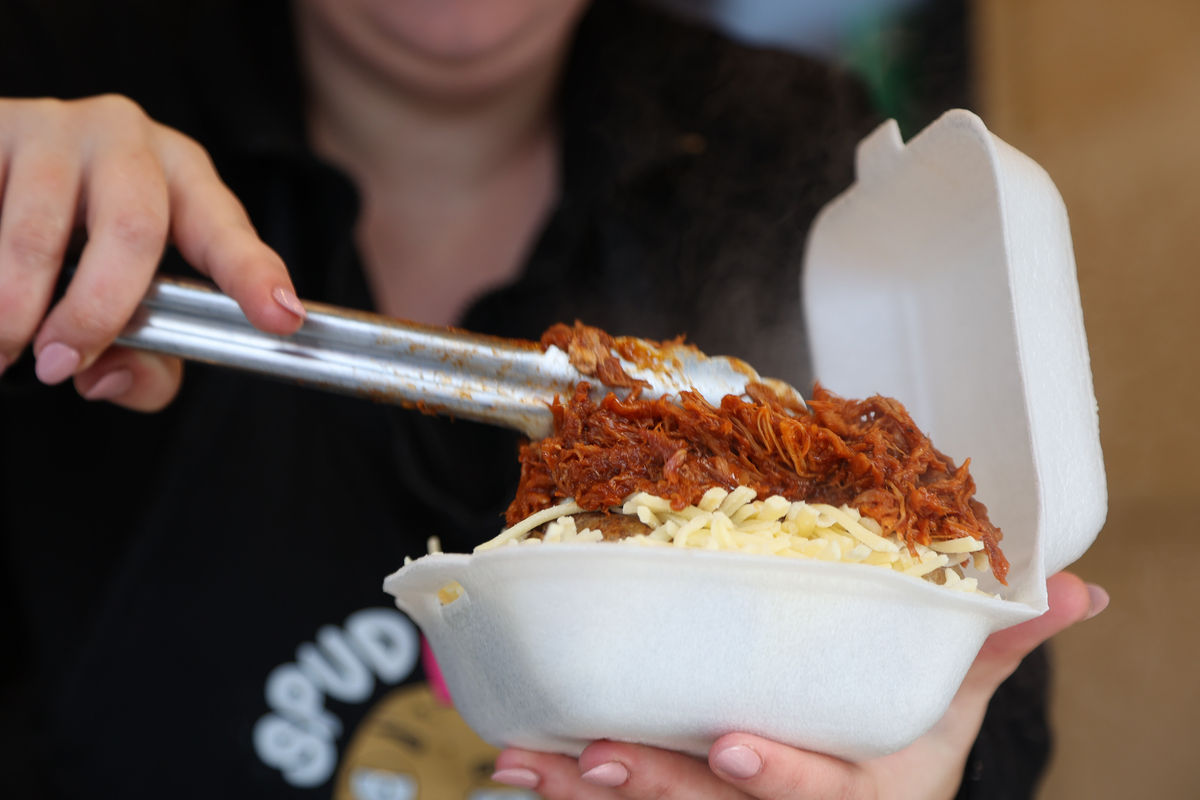 US singer Teddy Swims stuns fans by serving jacket potatoes from ...