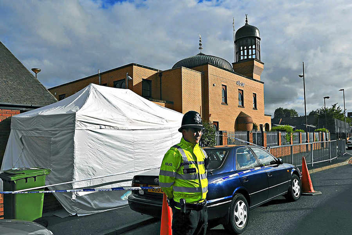 Terror police called in over Walsall mosque bomb | Express & Star