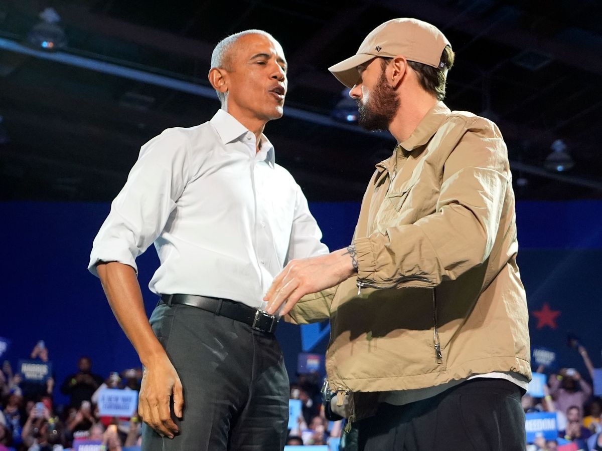 Barack Obama raps Lose Yourself after introduction from Eminem at rally ...