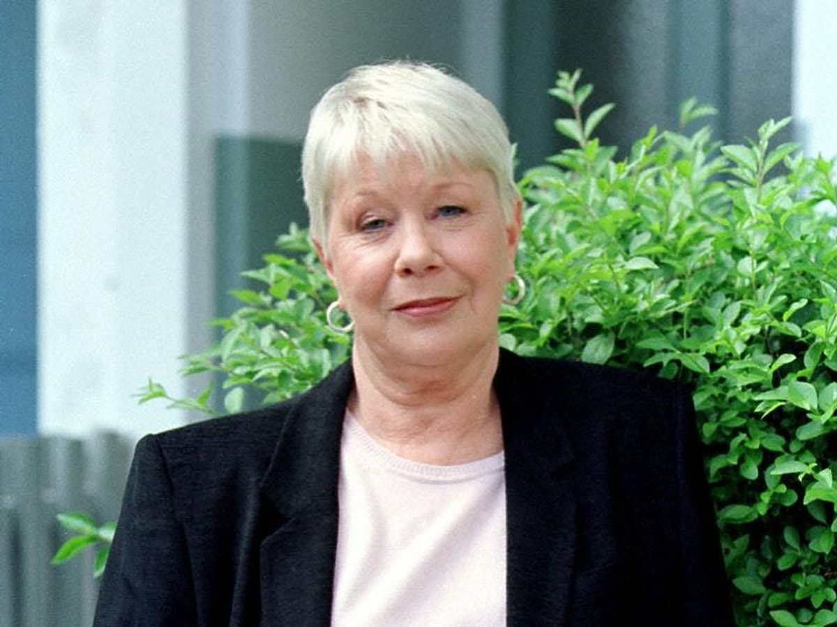 Mo Harris makes dramatic return to EastEnders | Express & Star