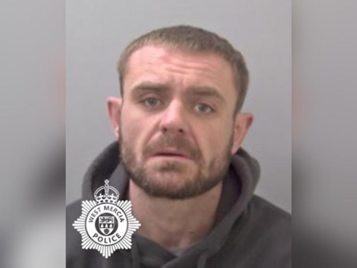 Robber who barged brave Sports Direct worker to the ground as he tried ...