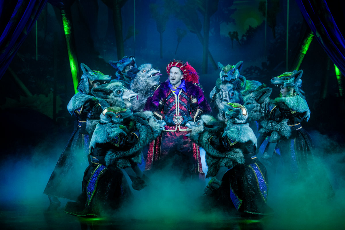 The magic of panto: Robin Hood at the Birmingham Hippodrome 'five stars ...