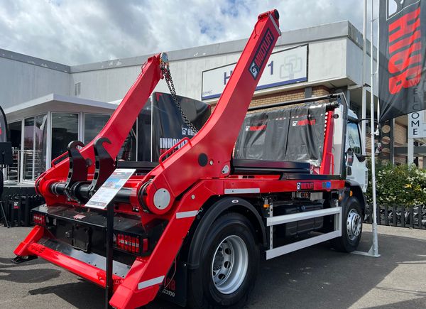 Hiab launches all-new MULTILIFT Futura skiploader, DEL Tail Lift and ...
