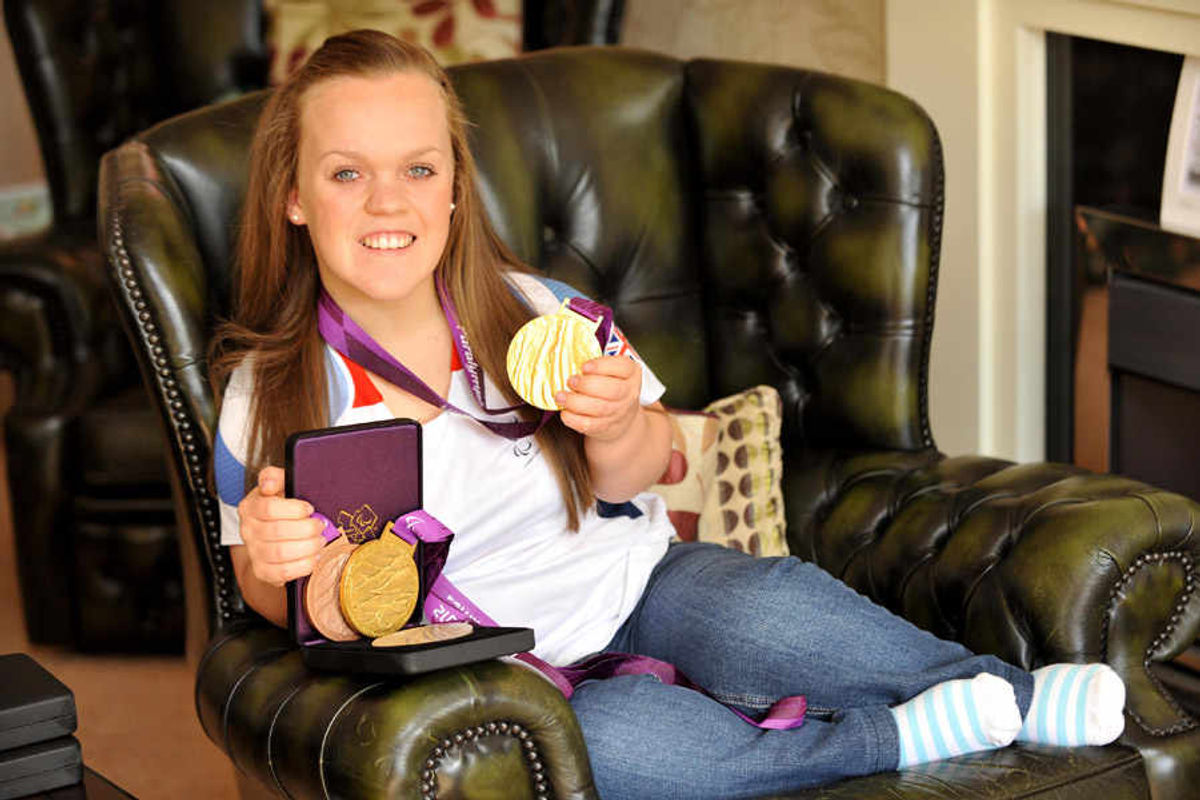 Call to cheer on Ellie during bus parade | Express & Star