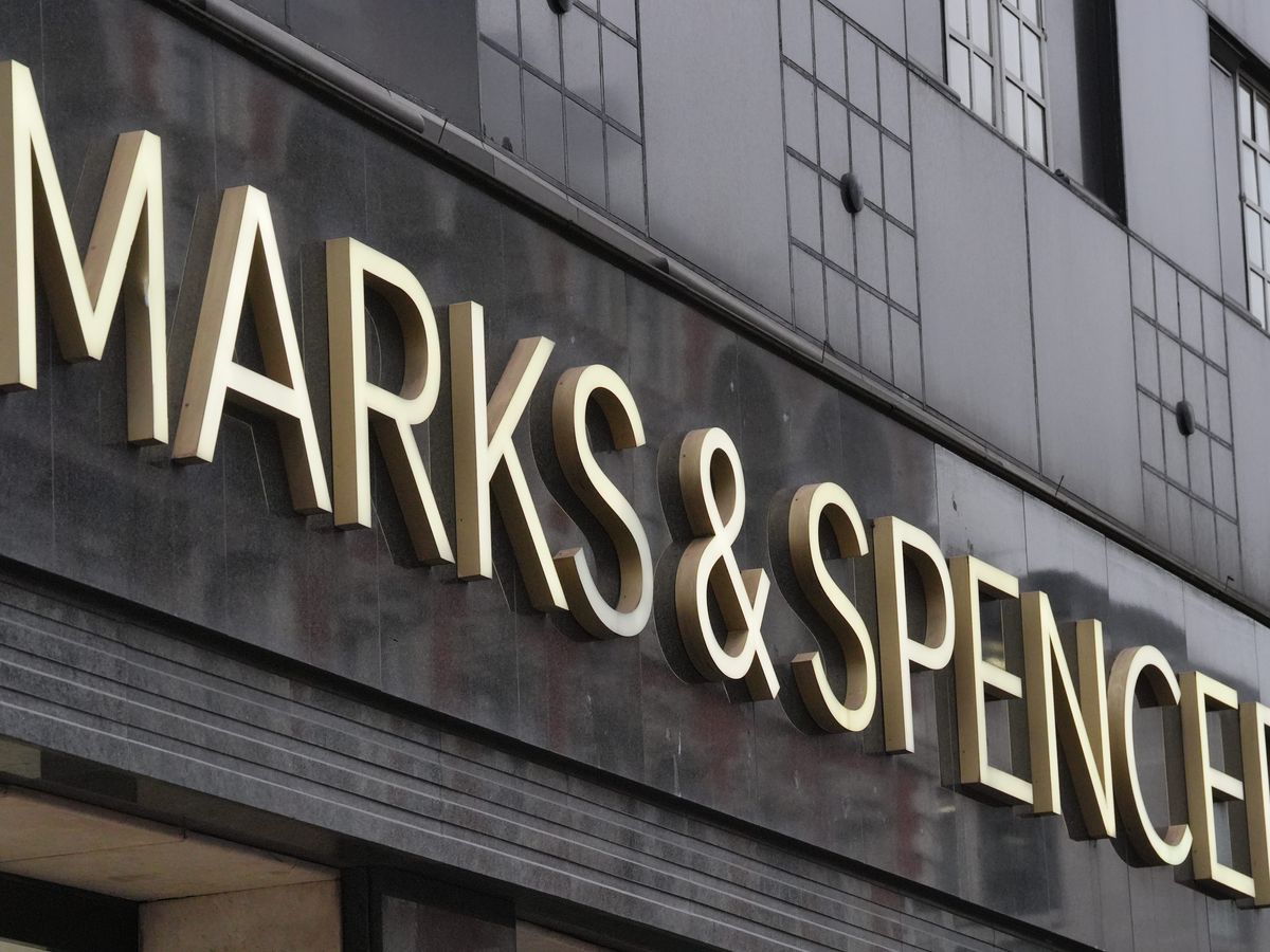 M&S introduces invisible UV tags to track packaging through recycling ...