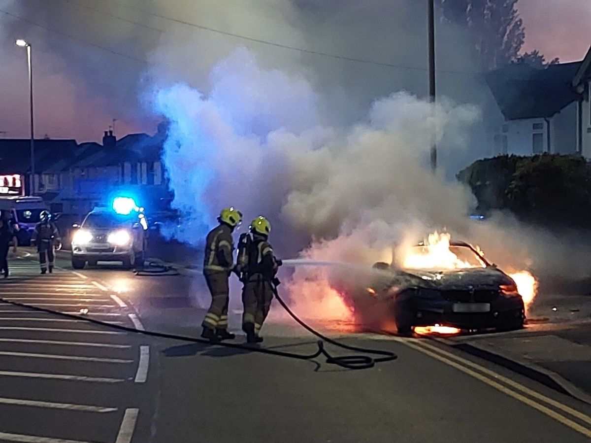 Dramatic pictures show car on fire in Halesowen as firefighters reveal ...