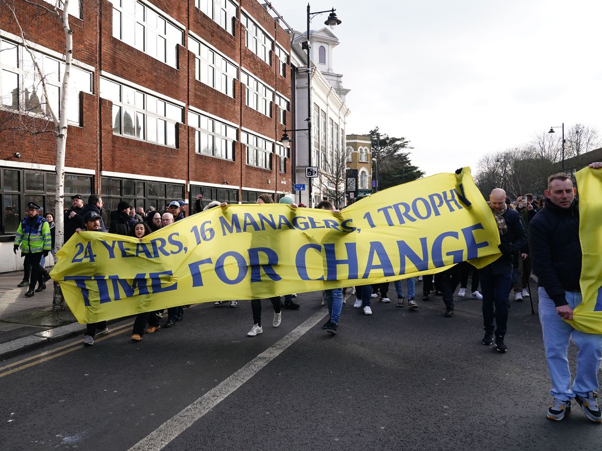 Tottenham fans call for Daniel Levy exit at protest ahead of Man Utd ...