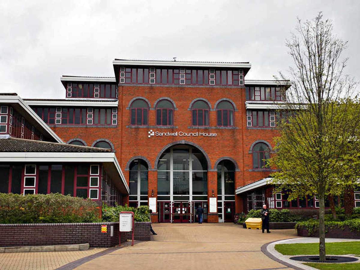 Tenant in 54-minute wait to phone Sandwell Council's housing department ...