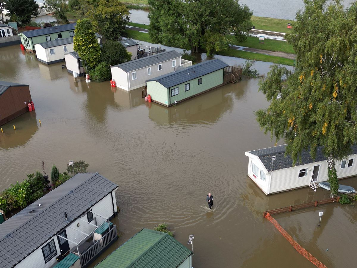 Residents at holiday park told to evacuate after flooding | Express & Star