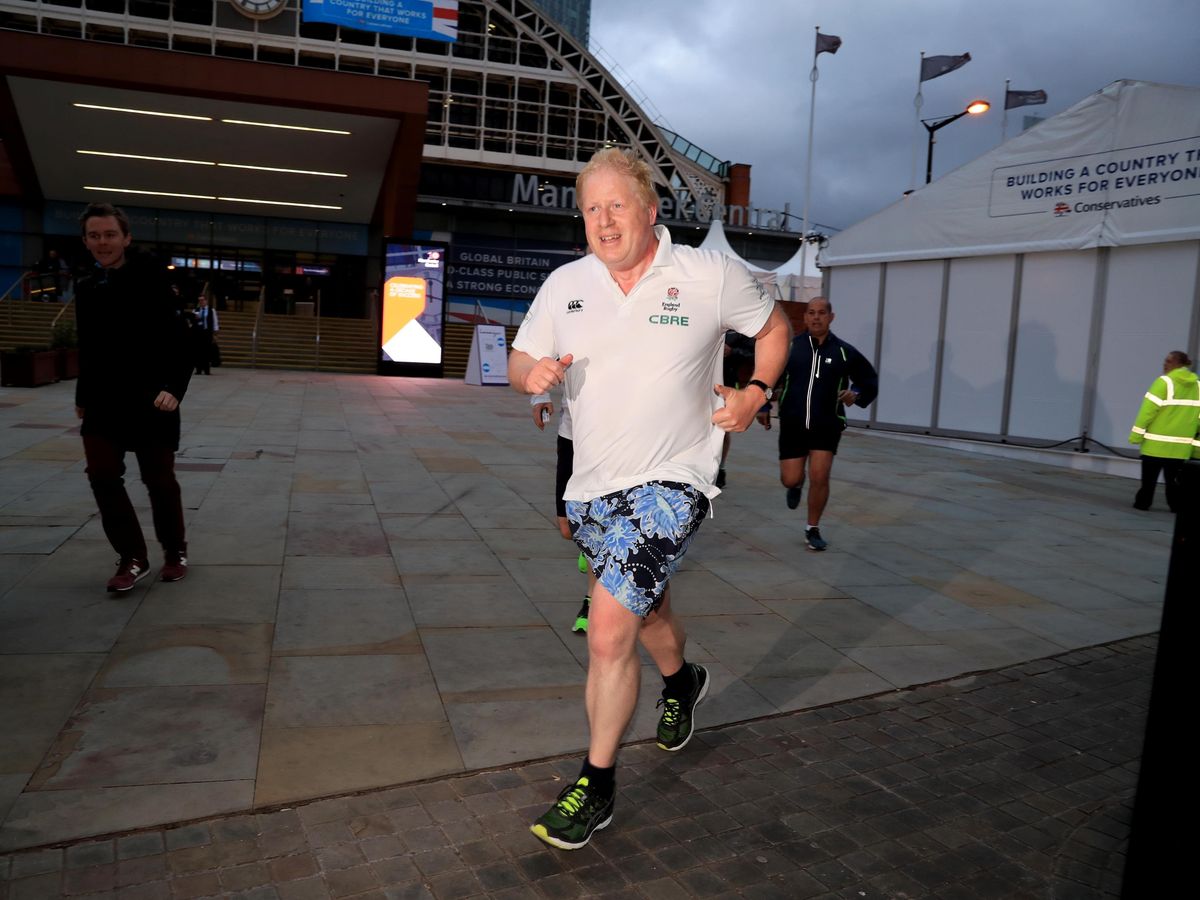 Celebrity personal trainer spotted jogging with Prime Minister in ...