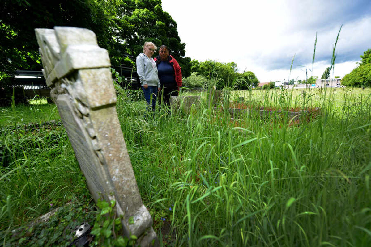 Overgrown Wolverhampton cemetery branded a disgrace | Express & Star