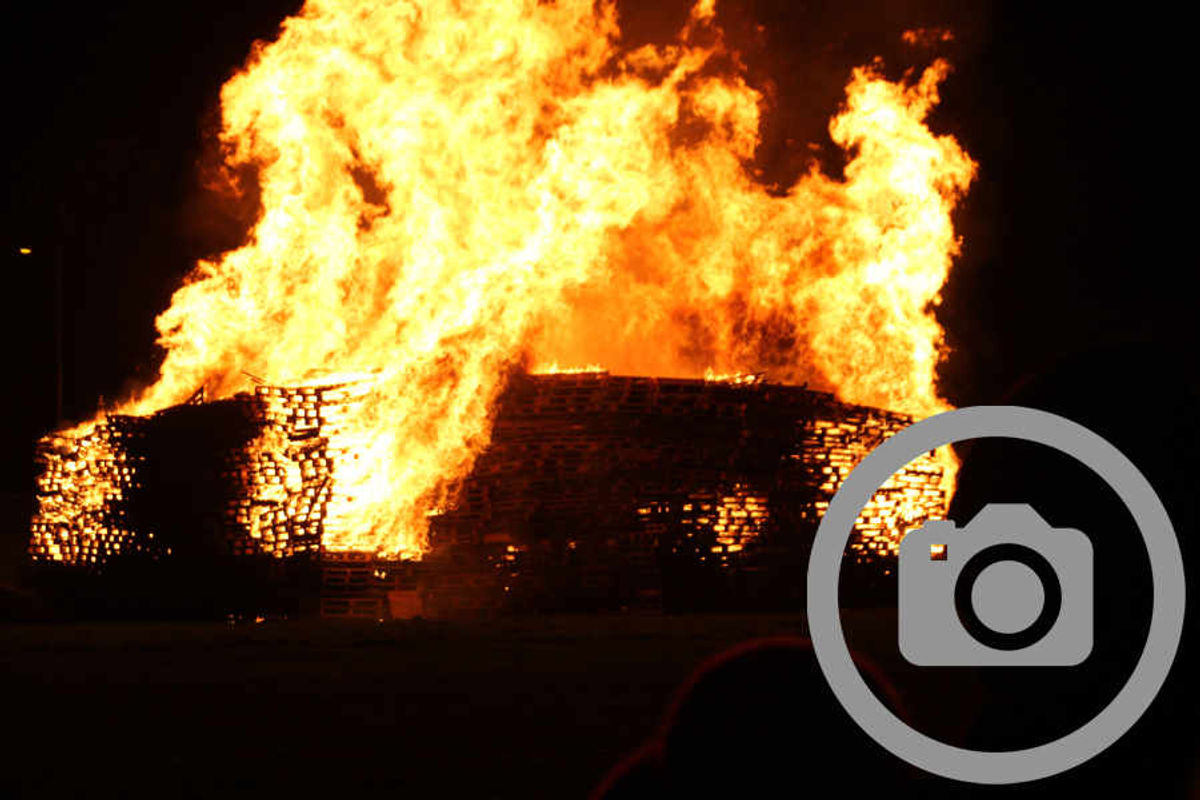 Donnington Bonfire display in Telford draws 12,000 | Shropshire Star