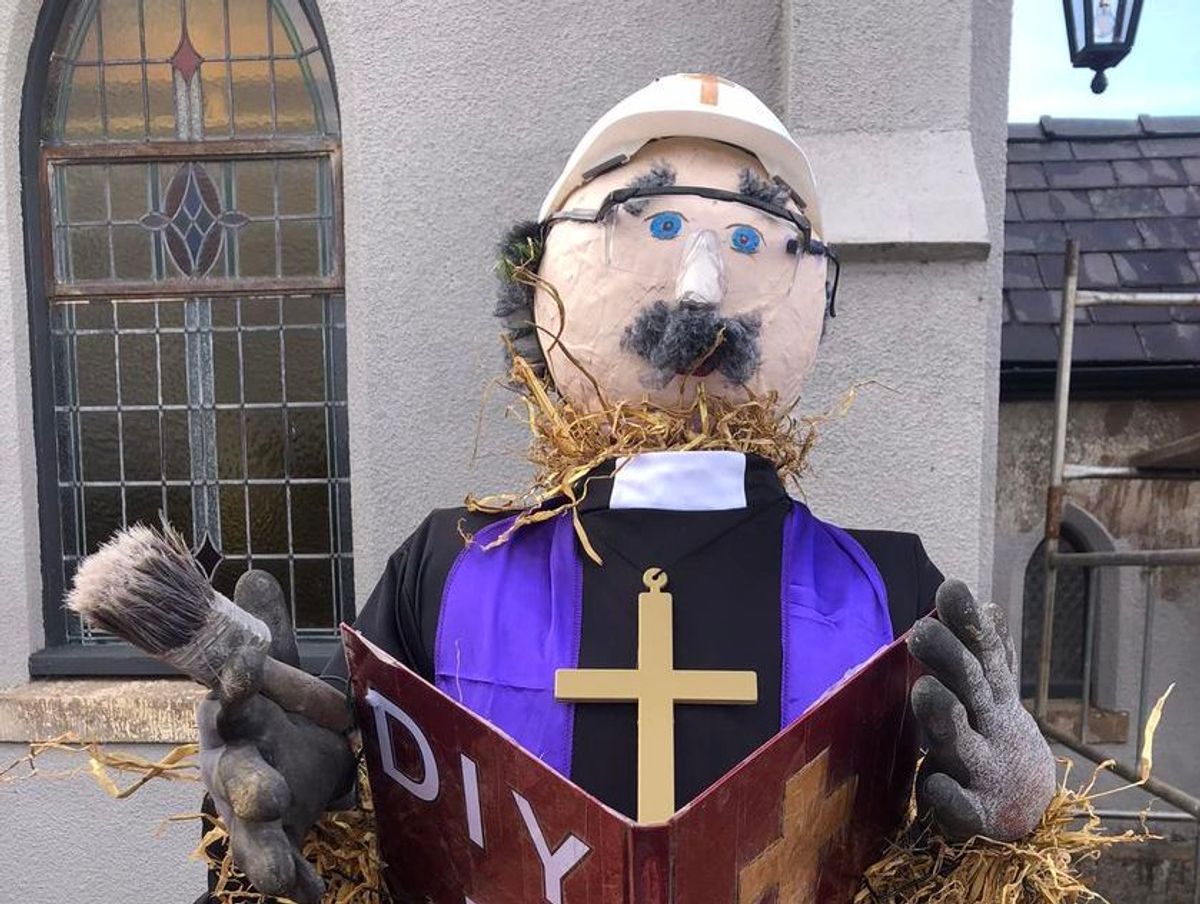 Shropshire village's scarecrow hunt pays tribute to late Queen ...