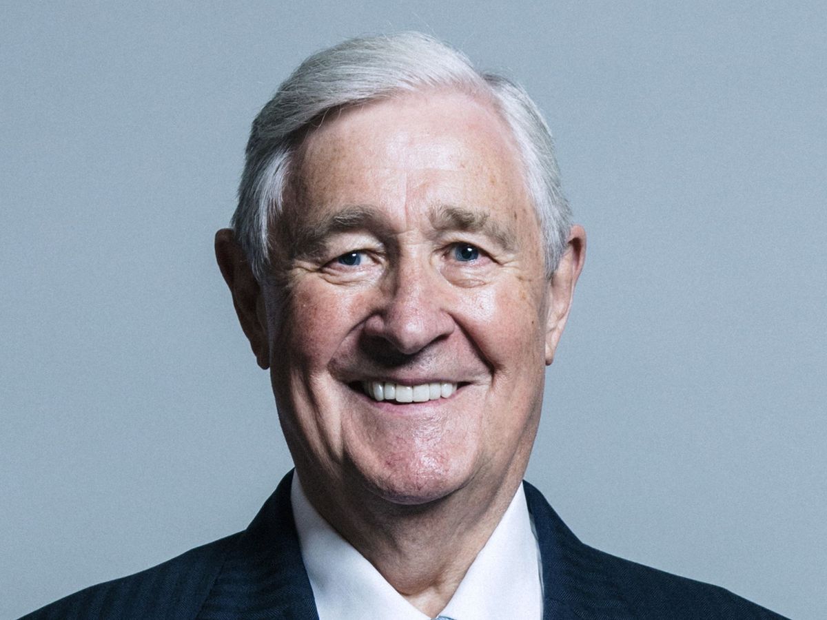 Watchdog opens probe into ex-MP Geoffrey Robinson over spending rules ...