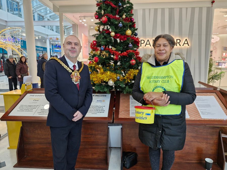 Watch: Mayor of Wolverhampton unveils annual Rotary Tree of Remembrance ...