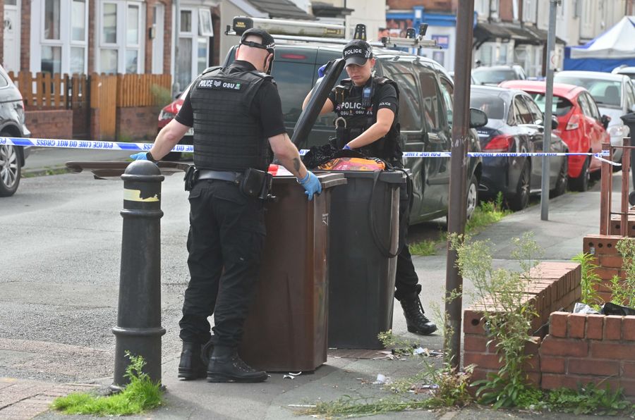 Wolverhampton murder: Everything we know about the Whitmore Reans ...