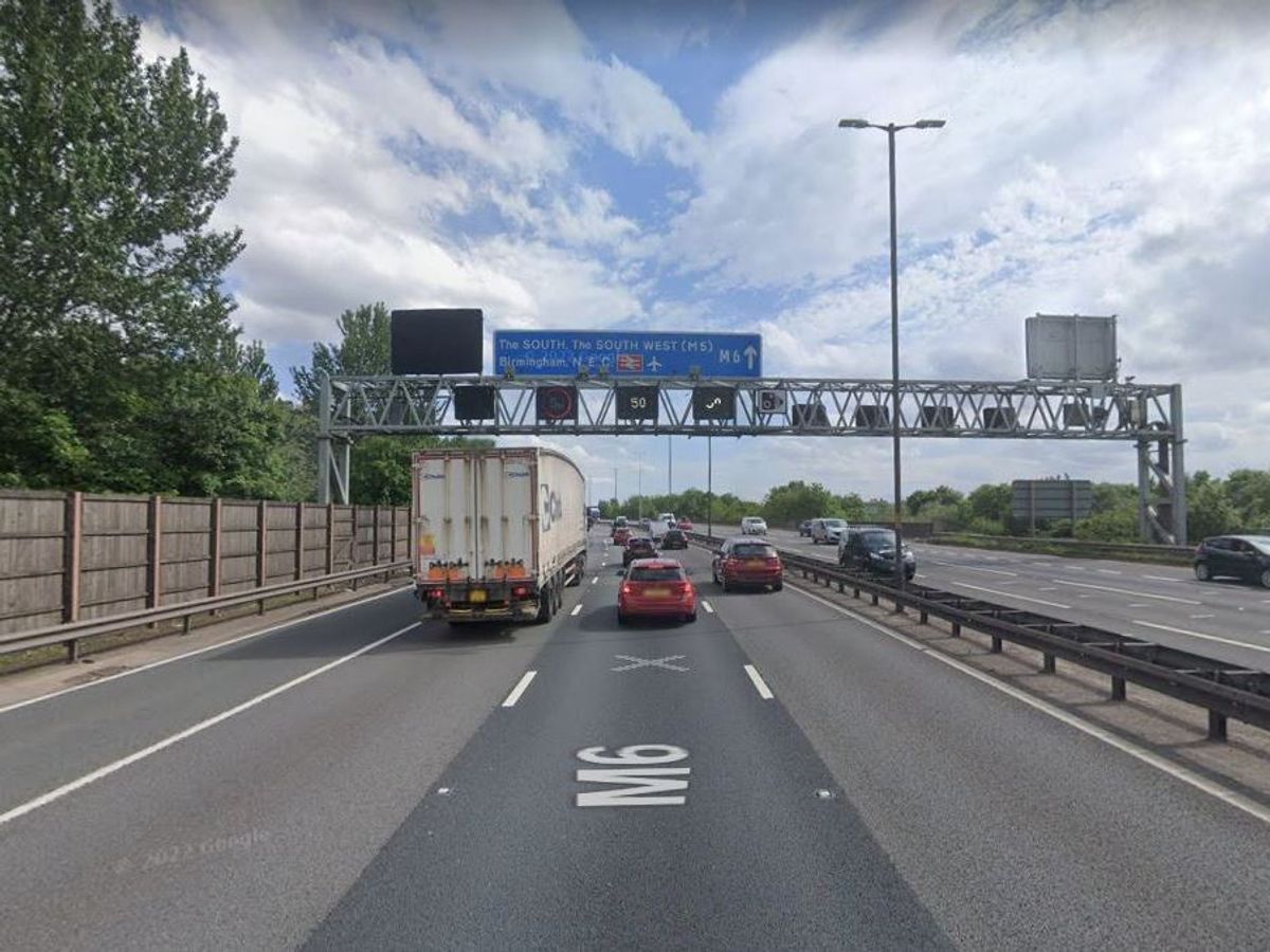 'Multi-vehicle crash' on M6 causes delays and closes two lanes of four | Express & Star