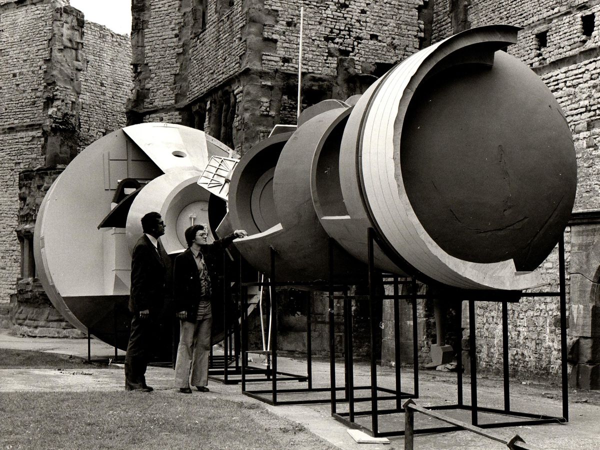 Pictures from the past: Dudley High Street and Market Place throughout ...