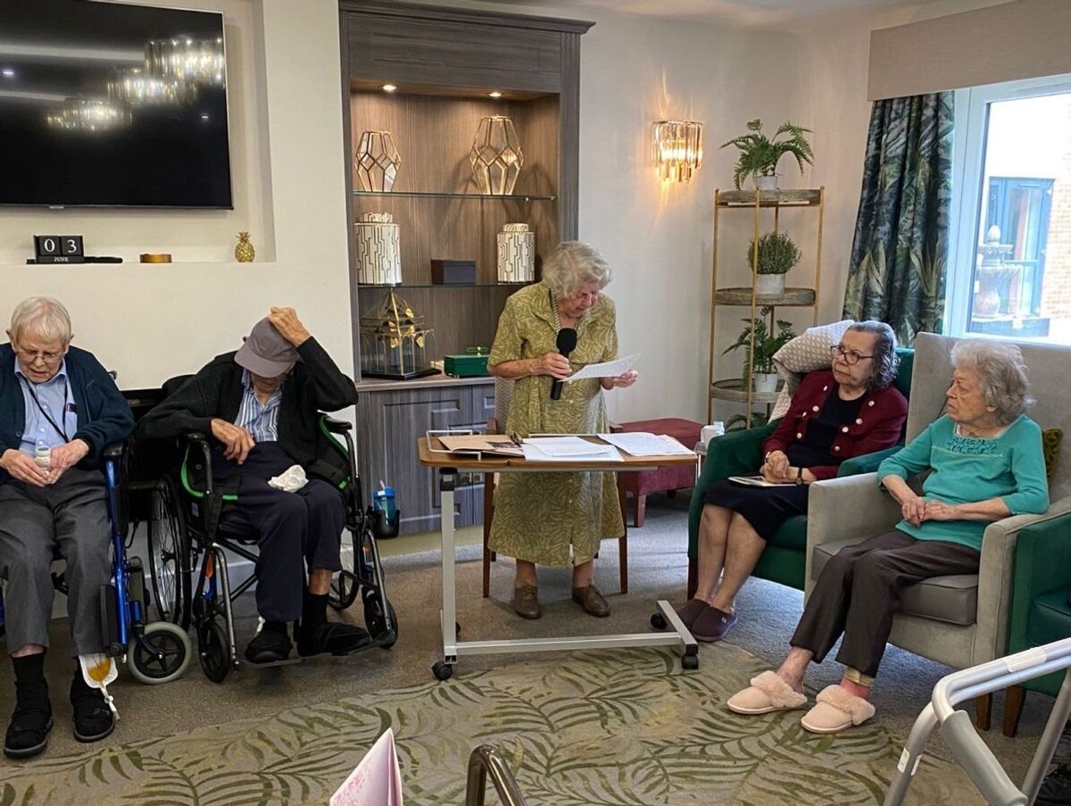 Remarkable World War Two RAF veteran visits Sutton Coldfield care home ...