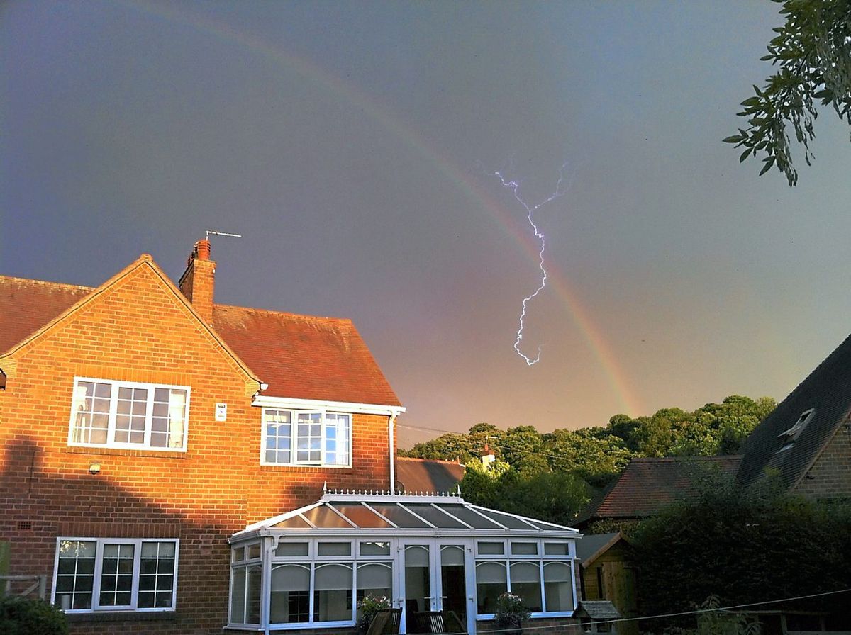 Met Office issue eight hour thunderstorm warning | Express & Star