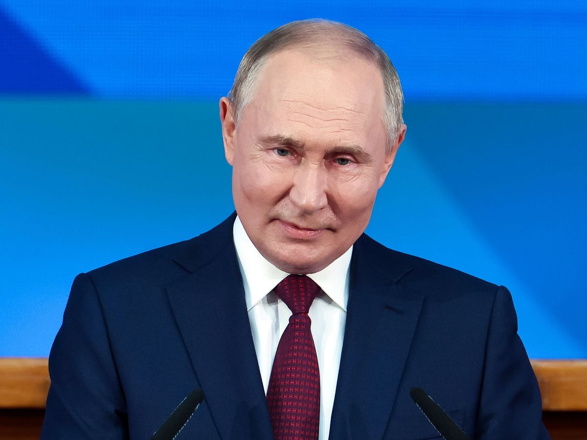 Putin lowers threshold of nuclear response as he issues new warnings to the West | Express & Star