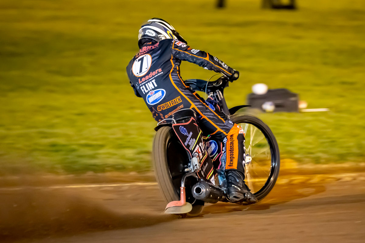 Wolves finally back to full strength with Leon’s return | Express & Star