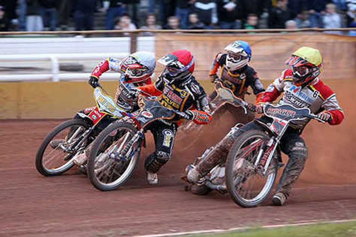 Wolves speedway edge past Swindon | Express & Star