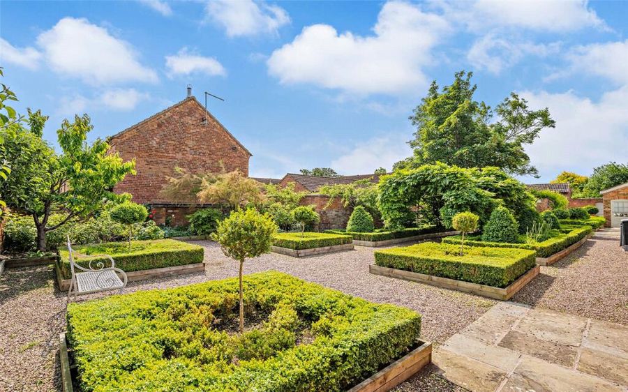Stunning historic Georgian and Jacobean manor house that won ...