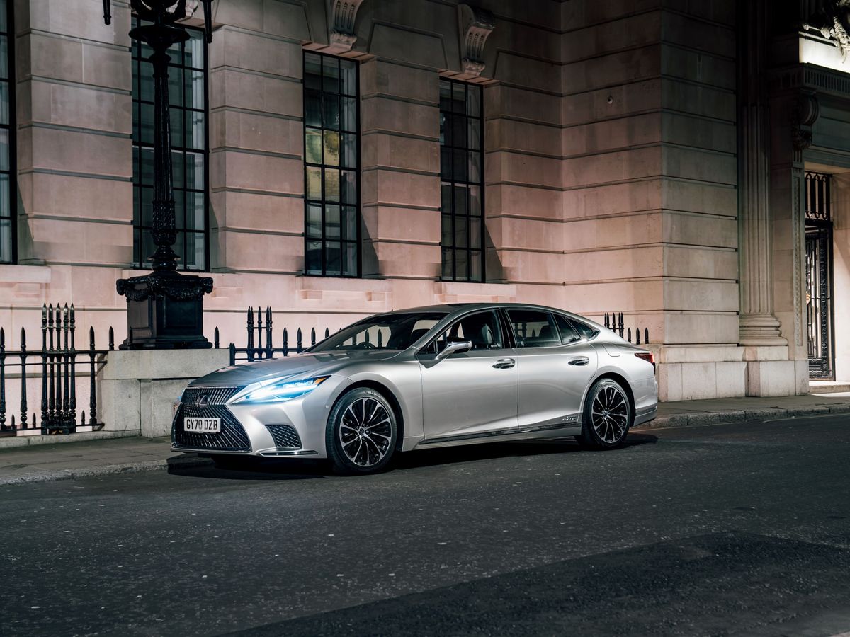 The incredible technology that goes into a car’s metallic paint job ...