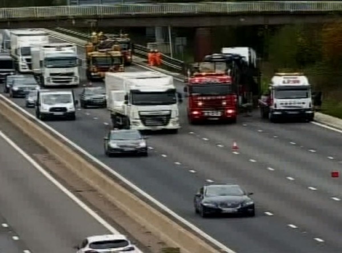 M6 lorry fire leads to long delays as blaze shuts two lanes on motorway ...