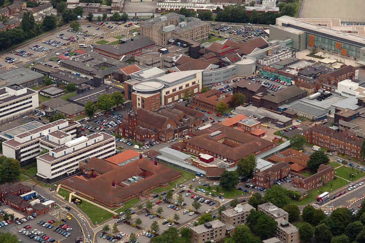 Link-up planned for Wolverhampton hospital and university | Express & Star