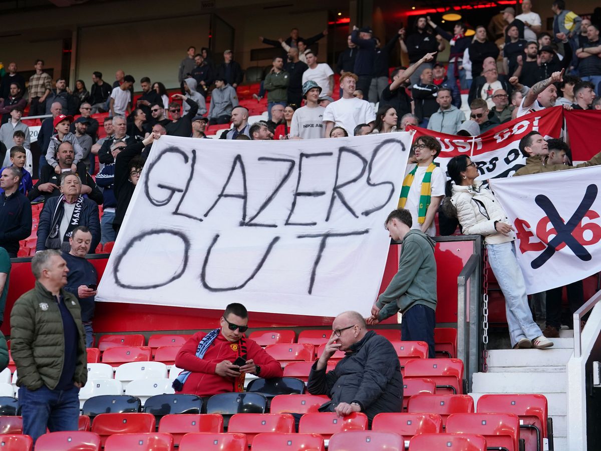 Our club matters – Man Utd fans protest against the Glazers after derby ...