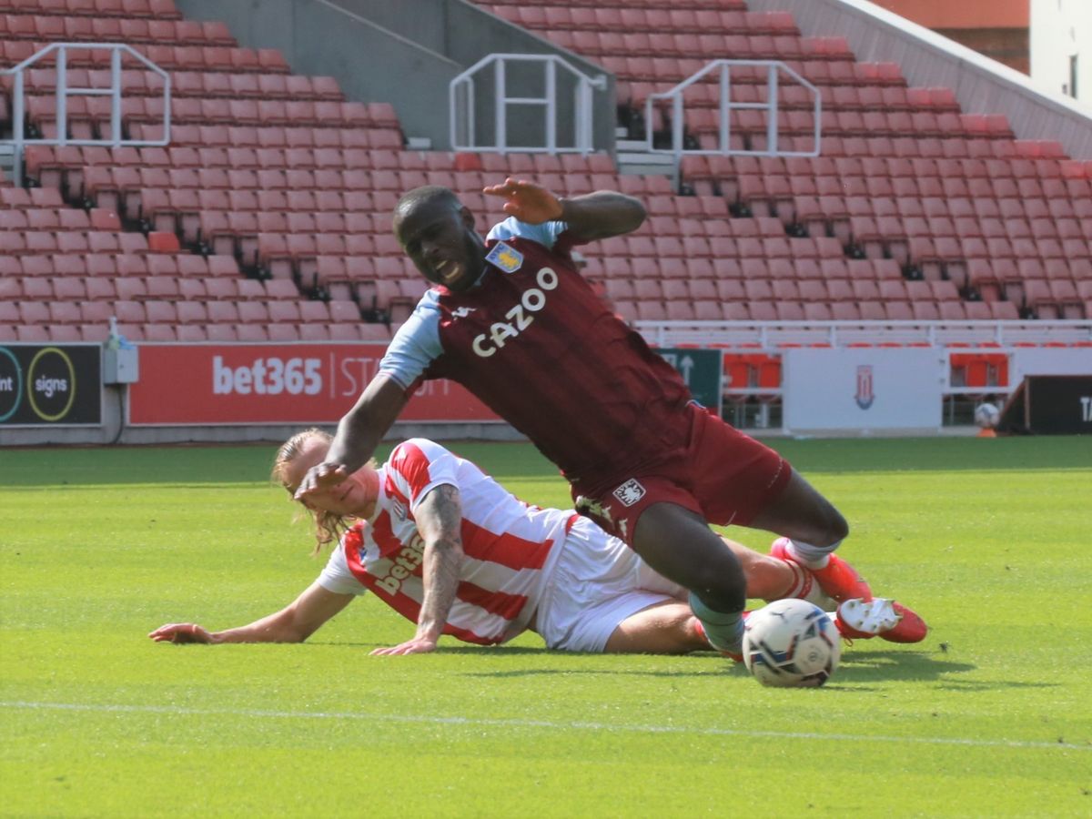 Aston Villa striker Keinan Davis completes Udinese move | Express & Star