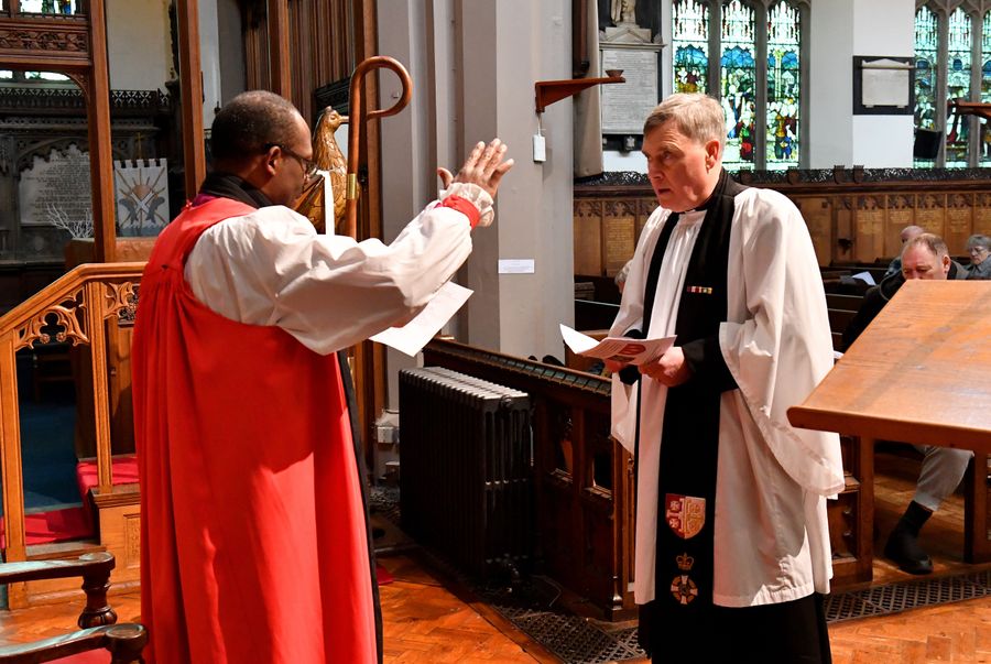 New start for diocese as Canon is sworn in at Wednesbury church ...