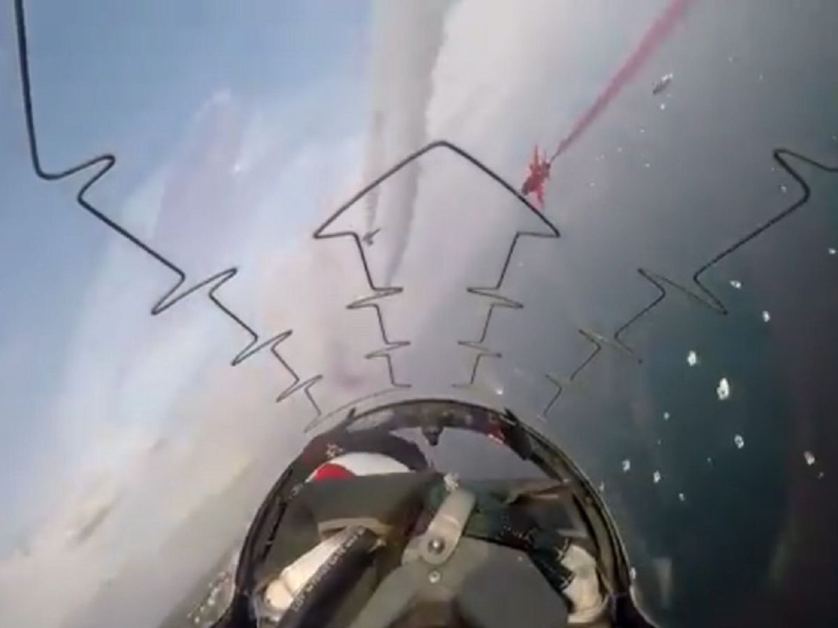 Experience life inside Red Arrow cockpit as it completes ‘corkscrew ...