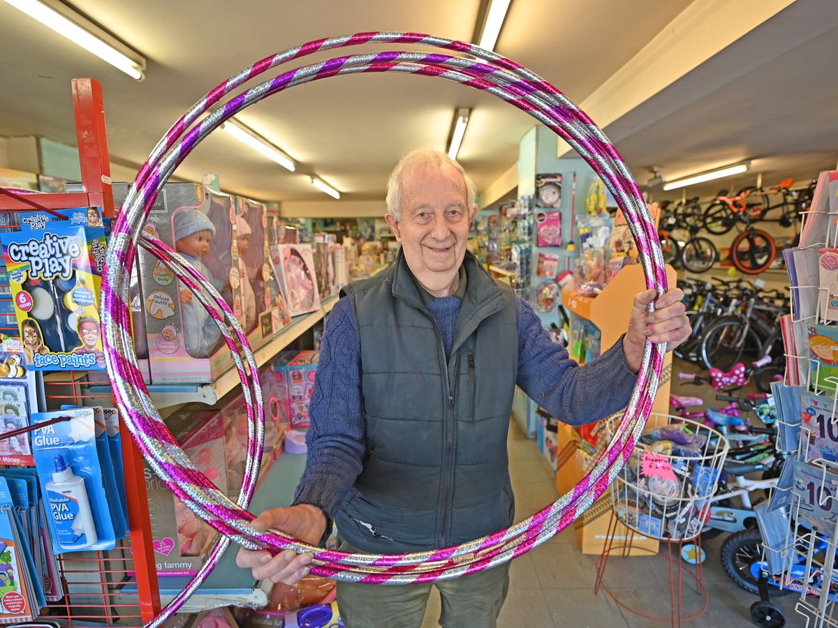 Pictures from the past: Dudley High Street and Market Place throughout ...