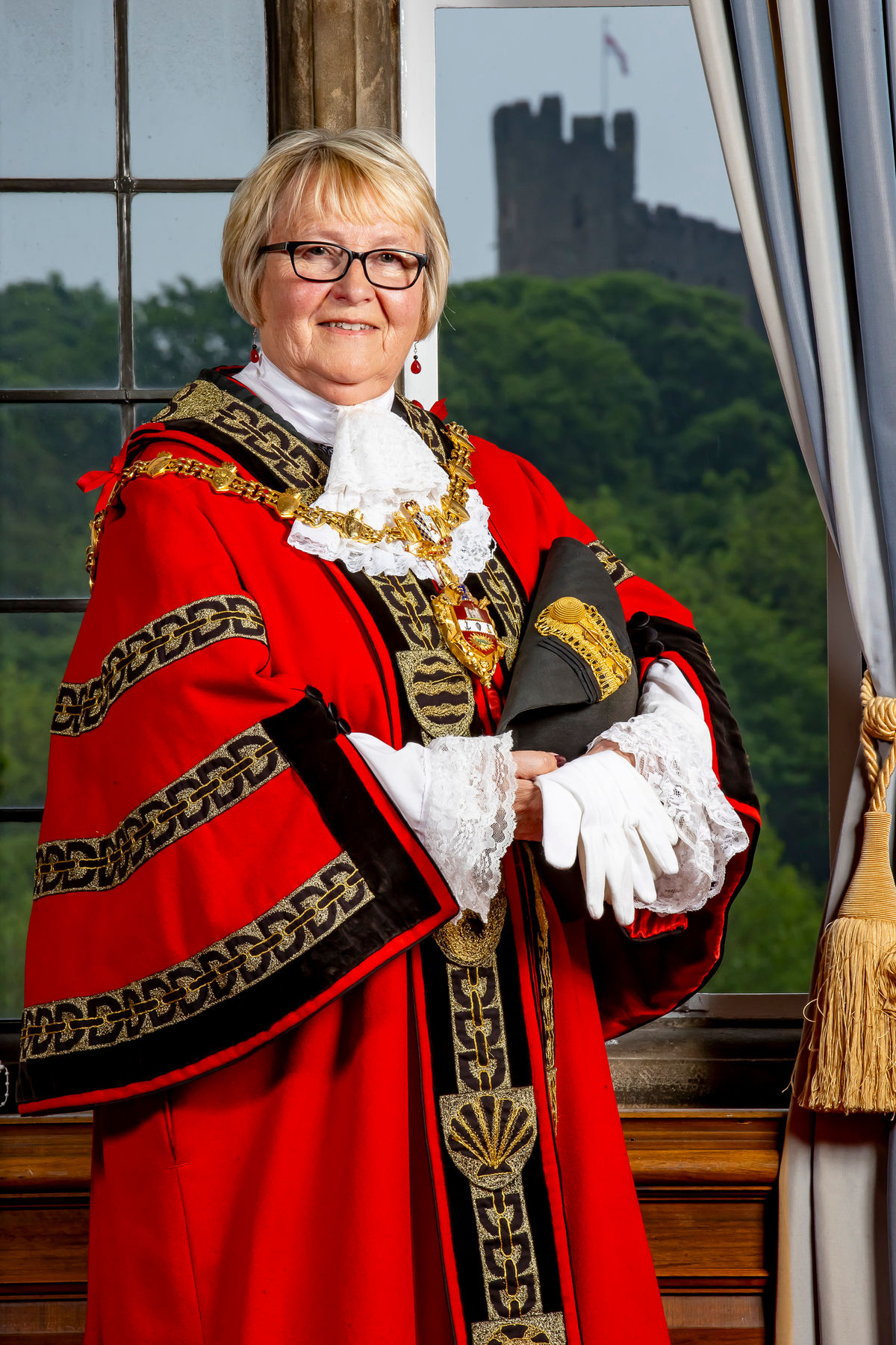 Replica chains for mayor could cost a Black Country council £30,000 ...