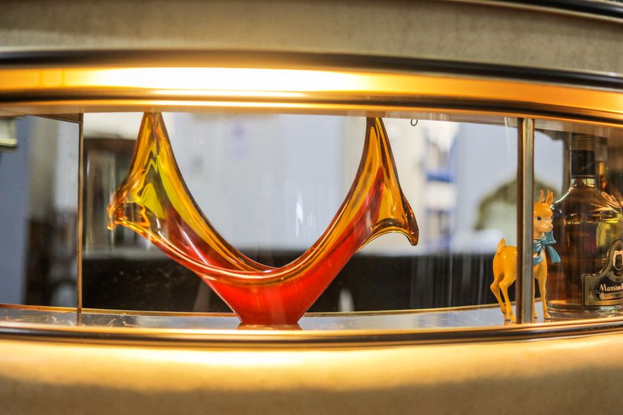 Del Boy’s tacky cocktail bar sells for thousands at West Midlands ...