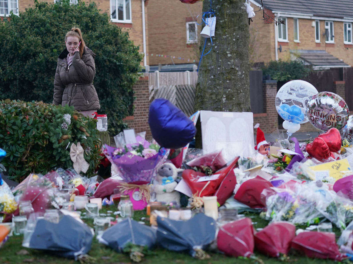 Hundreds turn out for emotional vigil held in tribute to boys of Babbs ...