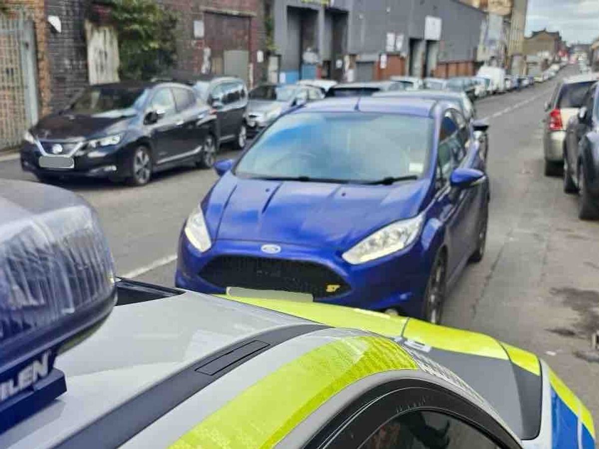 Driver arrested after ramming police car and foot chase | Express & Star