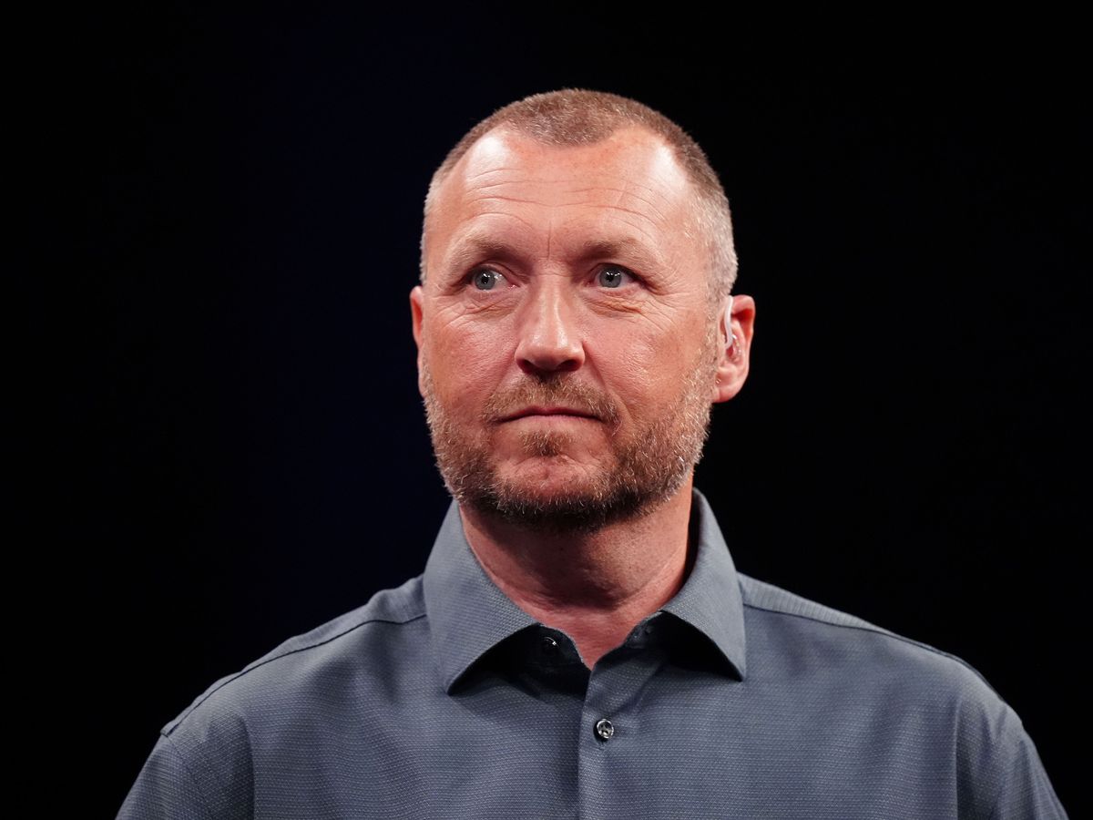 Darts world rallying around Wayne Mardle, says Luke Humphries | Express ...