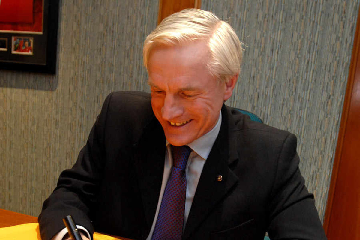 Mel Eves calls for a probe into Wolves slump | Express & Star